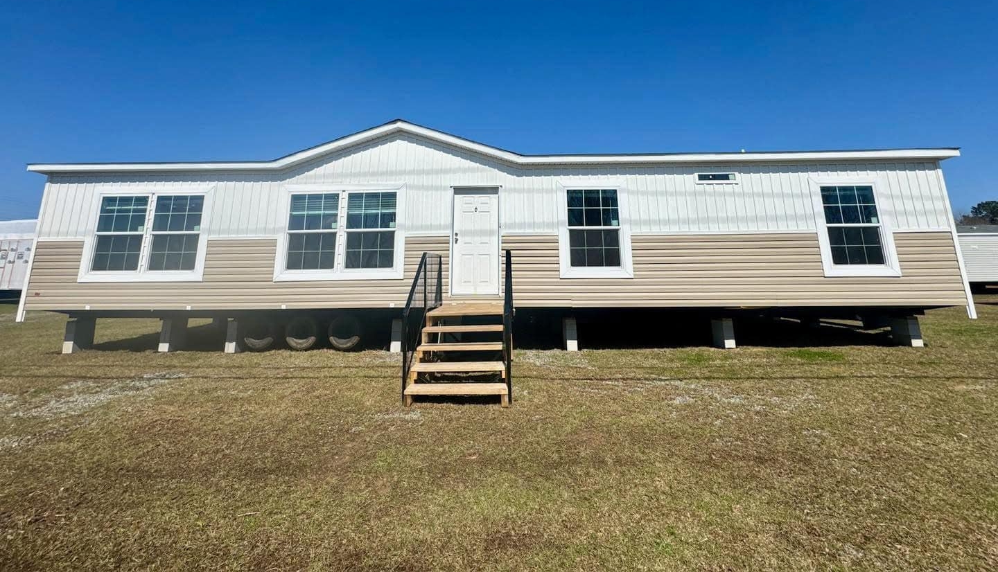 Modern Comfort 4-Bedroom Oasis – Charity Mobile Homes